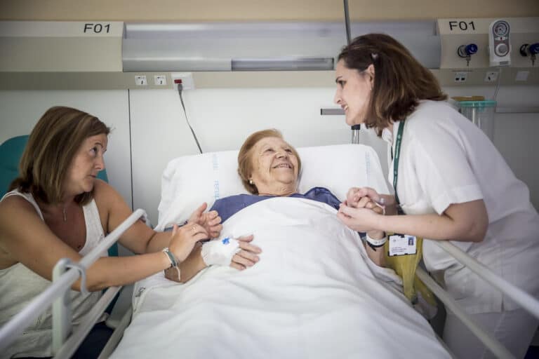 Estudiar Técnico en Enfermería mención Gerontología Geriatría